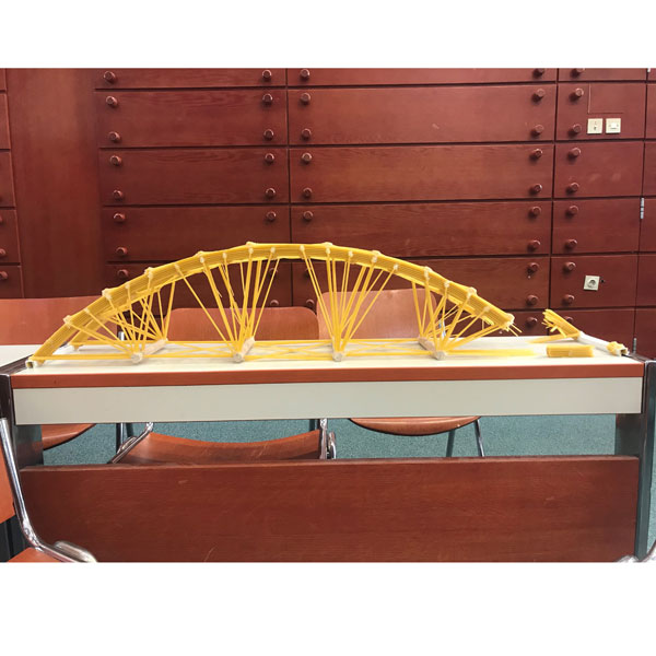 UL FGG students built a spaghetti bridge with 105.86 kg of load ...